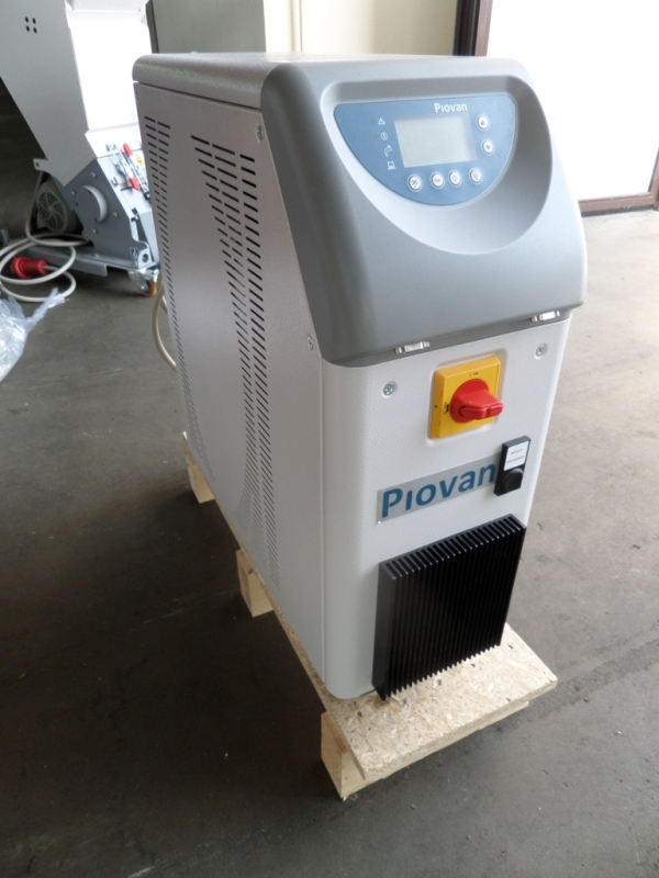 RECHAUFFEUR 6KW A EAU PIOVAN 160°C - Equip Industry - Machines ...